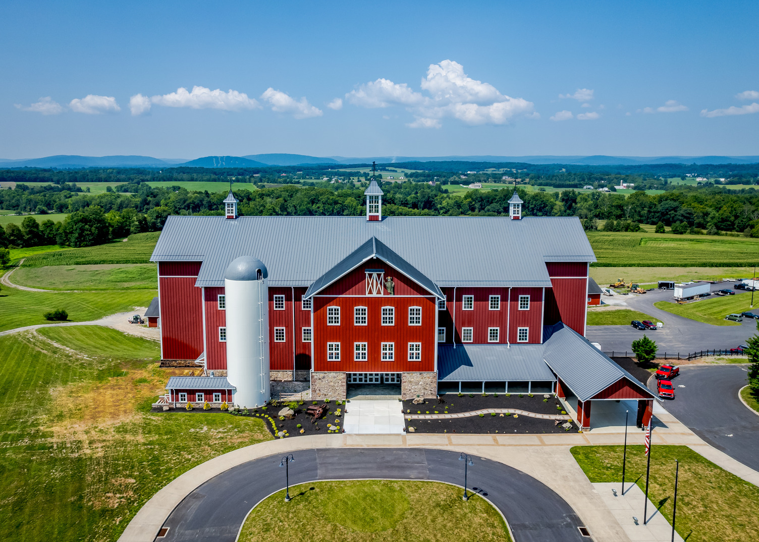 The Barn Resort - Warehaus